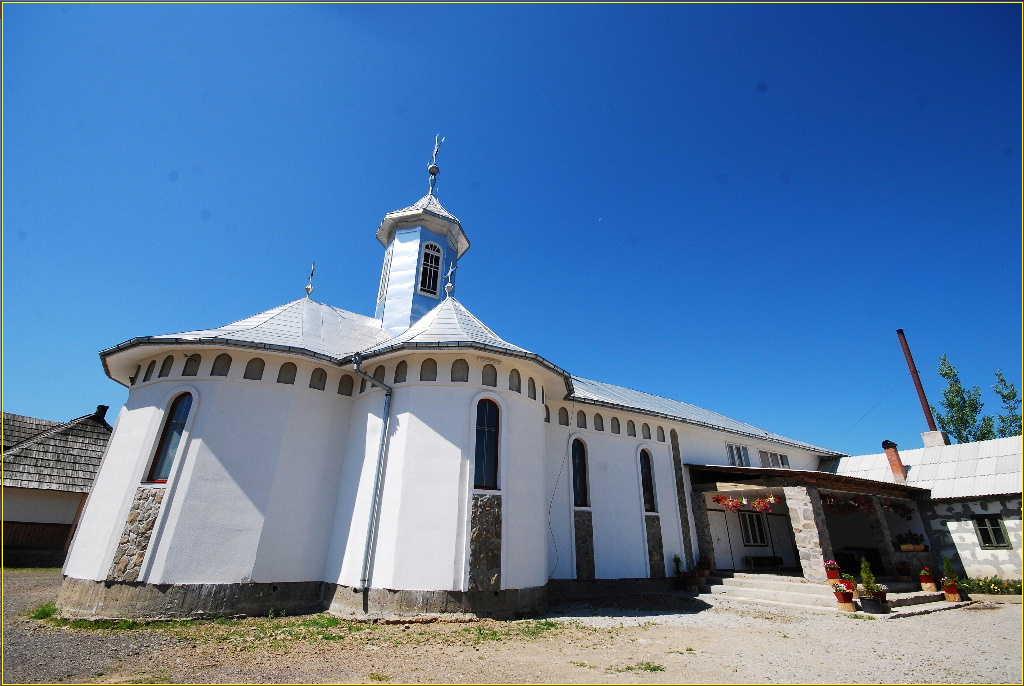 Manastirea Podu Cosnii - jud.Suceava: august 2011