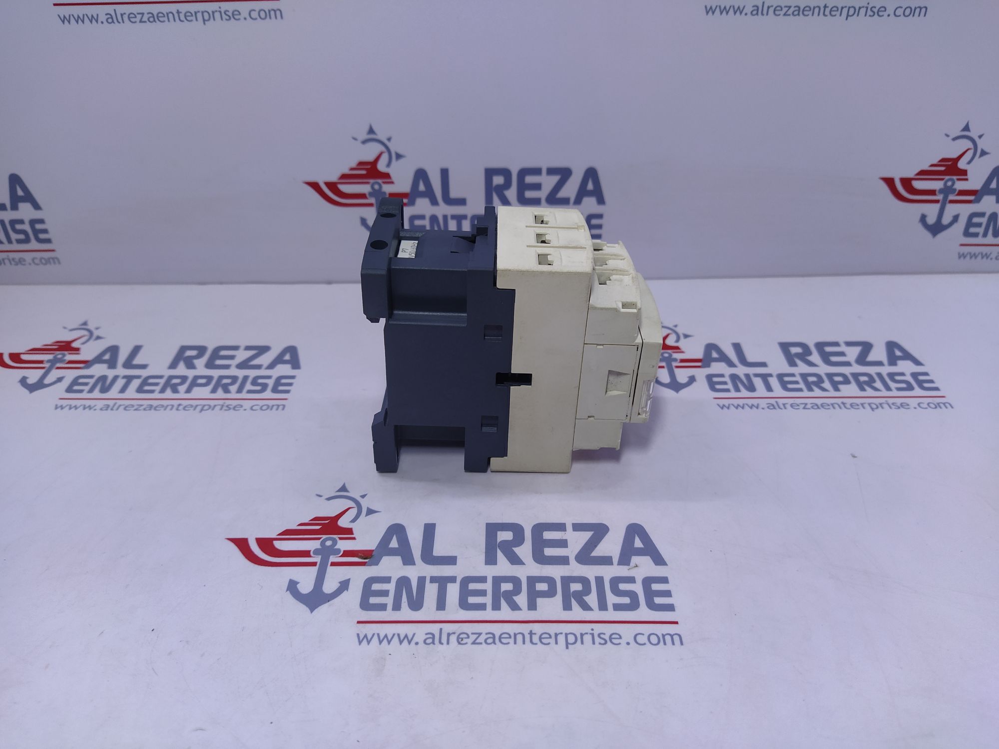 SCHNEIDER ELECTRIC CAD32 CONTACTOR