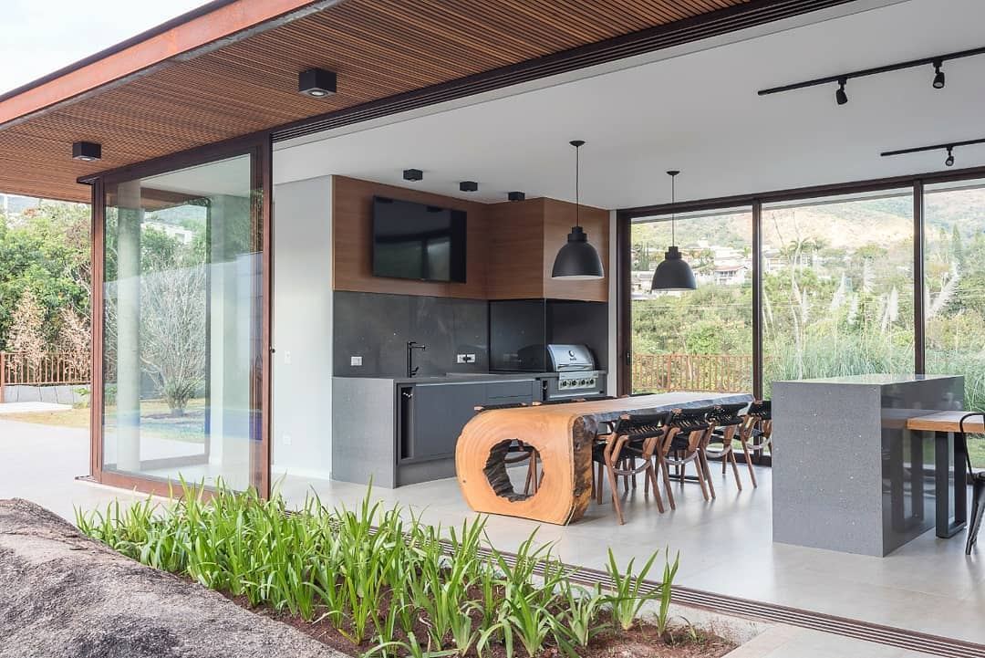 Espaço gourmet contemporâneo cinza e amadeirado com mesa tora! - Decor ... Espaço gourmet contemporâneo cinza e amadeirado com mesa tora! - Decor ...