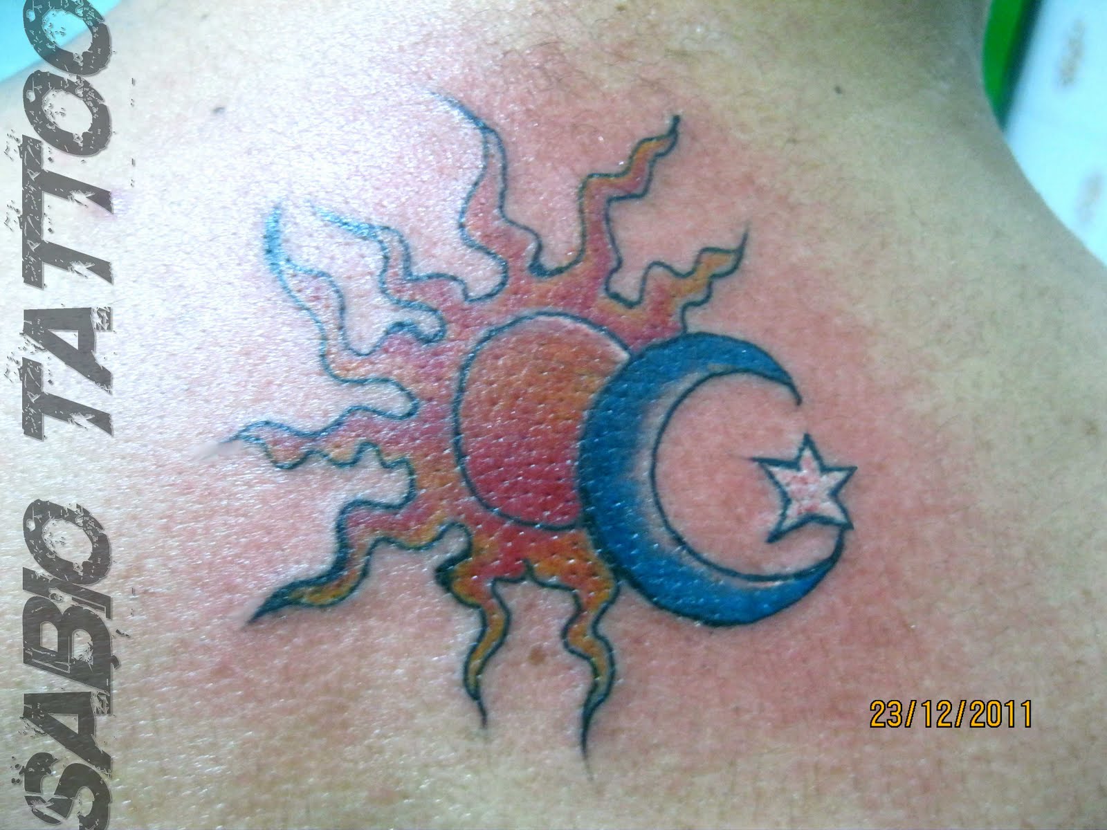 " SÁBIO TATTOO " Tatuagem profissional: SOL LUA E ESTRELA