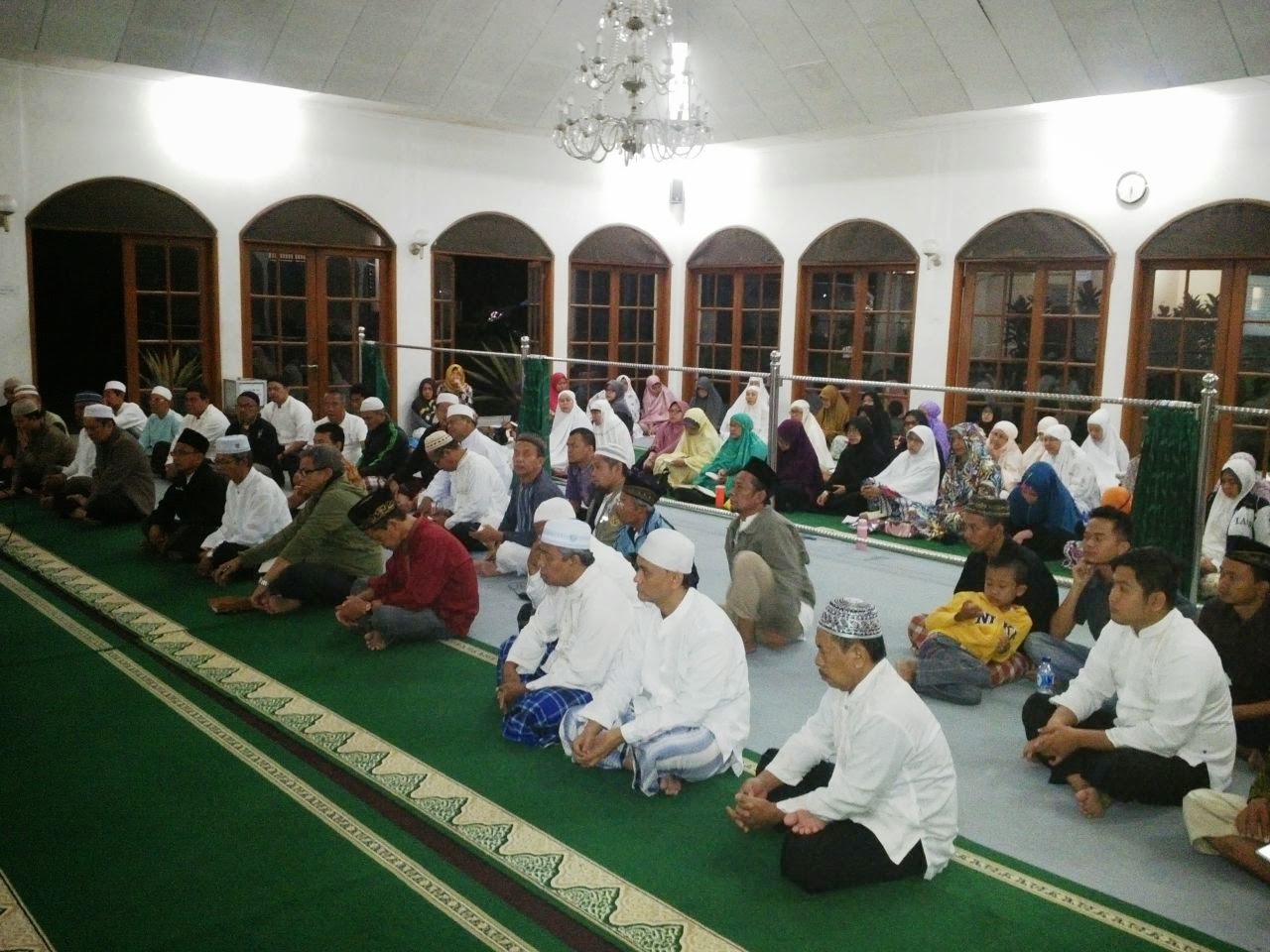 Media Komunikasi RW 13: Kegiatan Wisata Rohani bagi umat Islam 2015 di ...