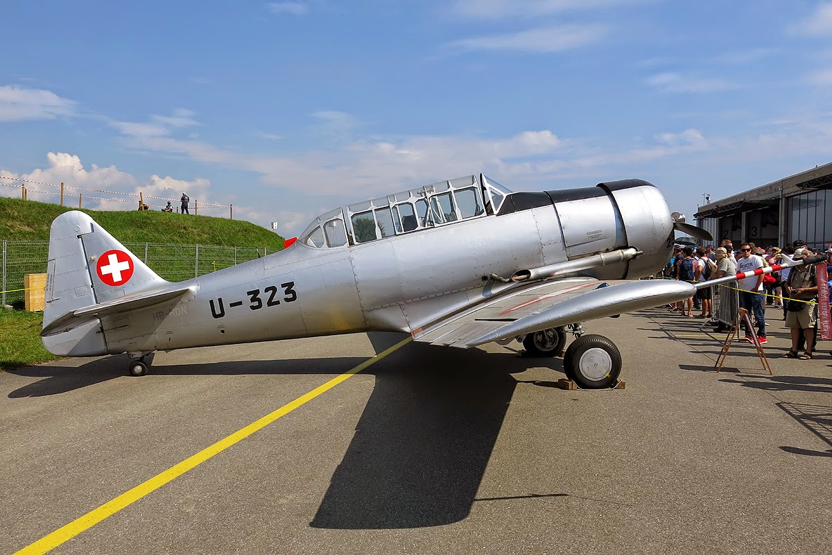 Eastwings: AT-16 Harvard II B * Verein AT-16 * Swiss Air Force c/s * HB-RDN