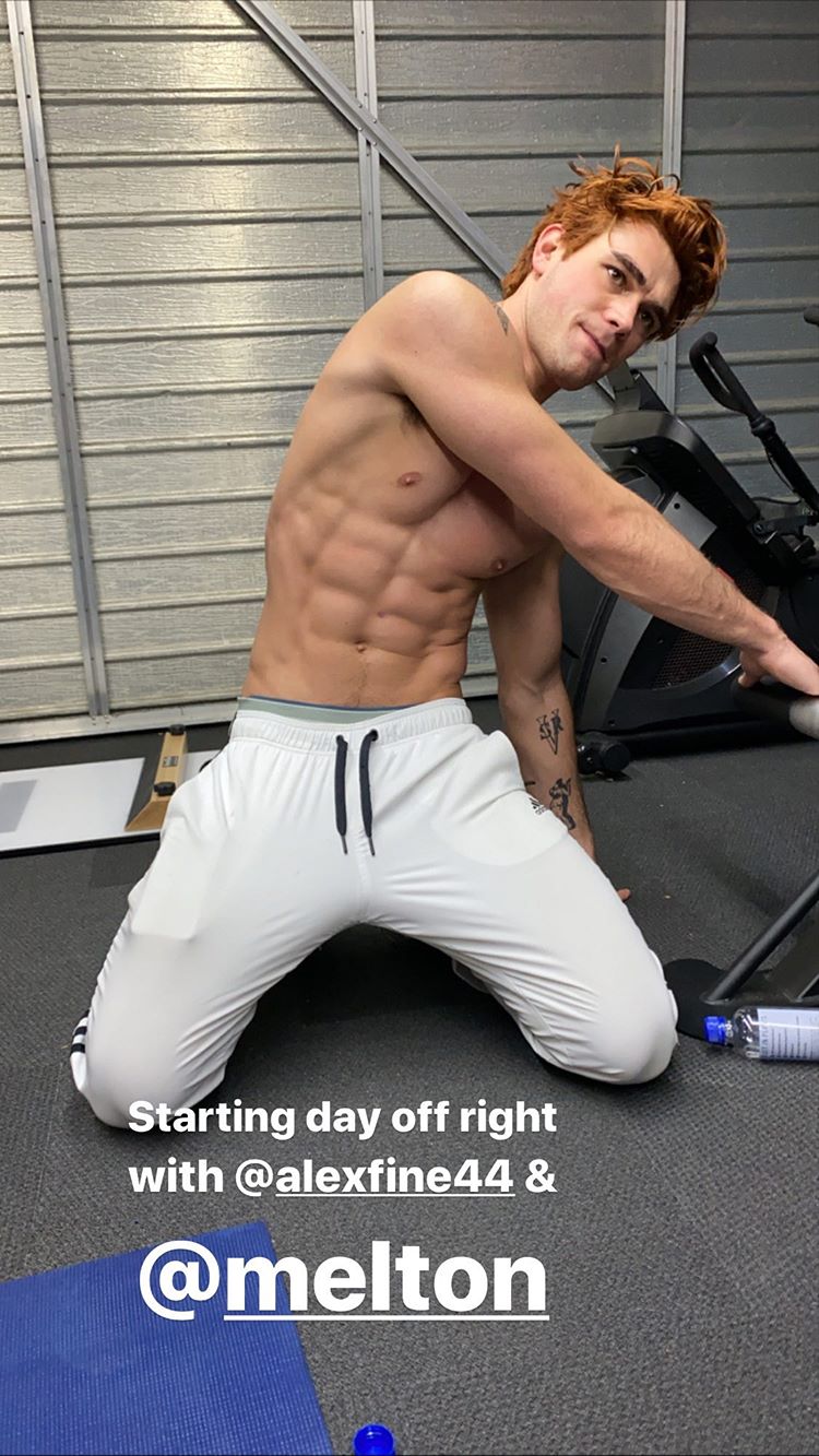 Alexis Superfans Shirtless Male Celebs Kj Apa Shirtless Instagram