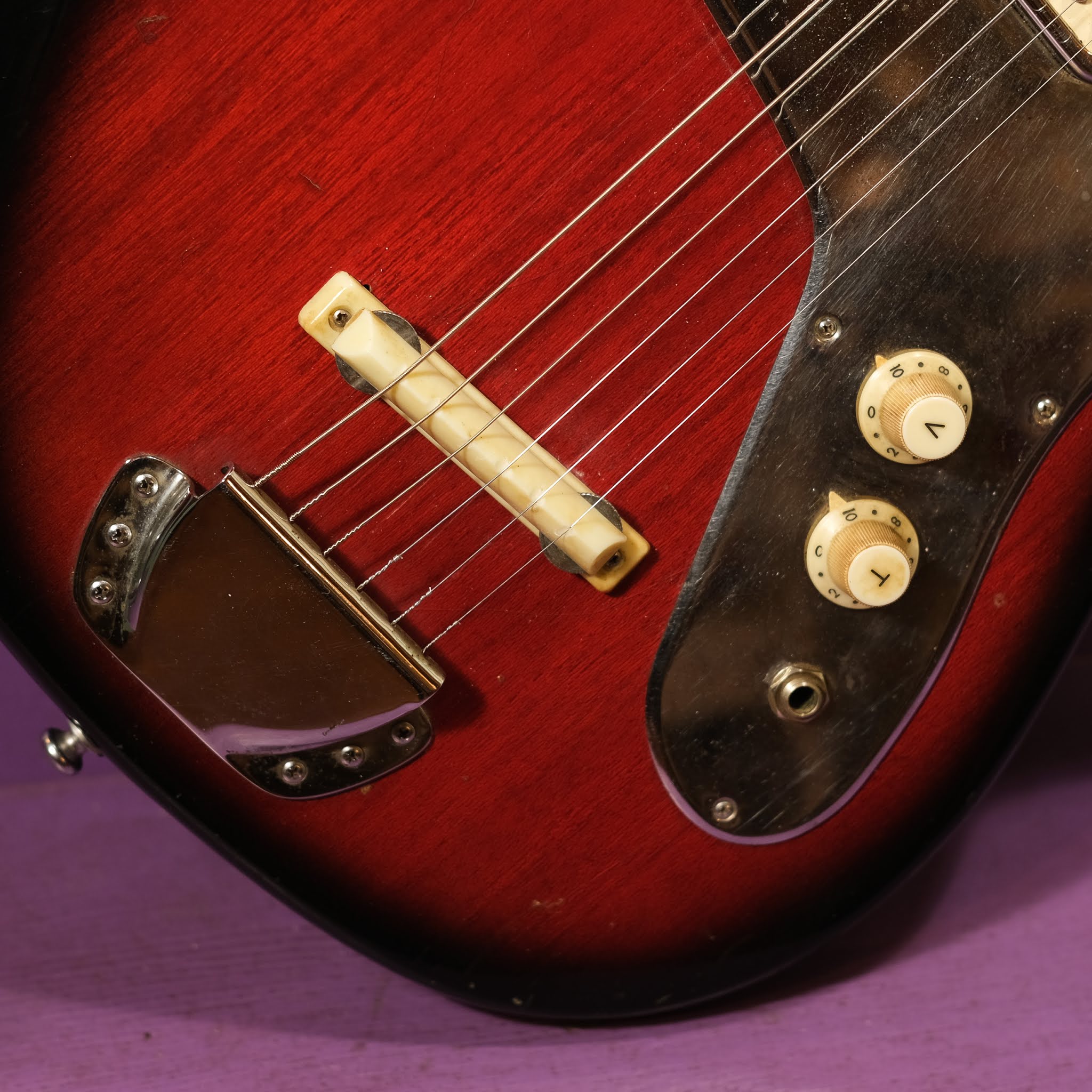 1960s Fujigen-made Strad-O-Lin Electric Guitar
