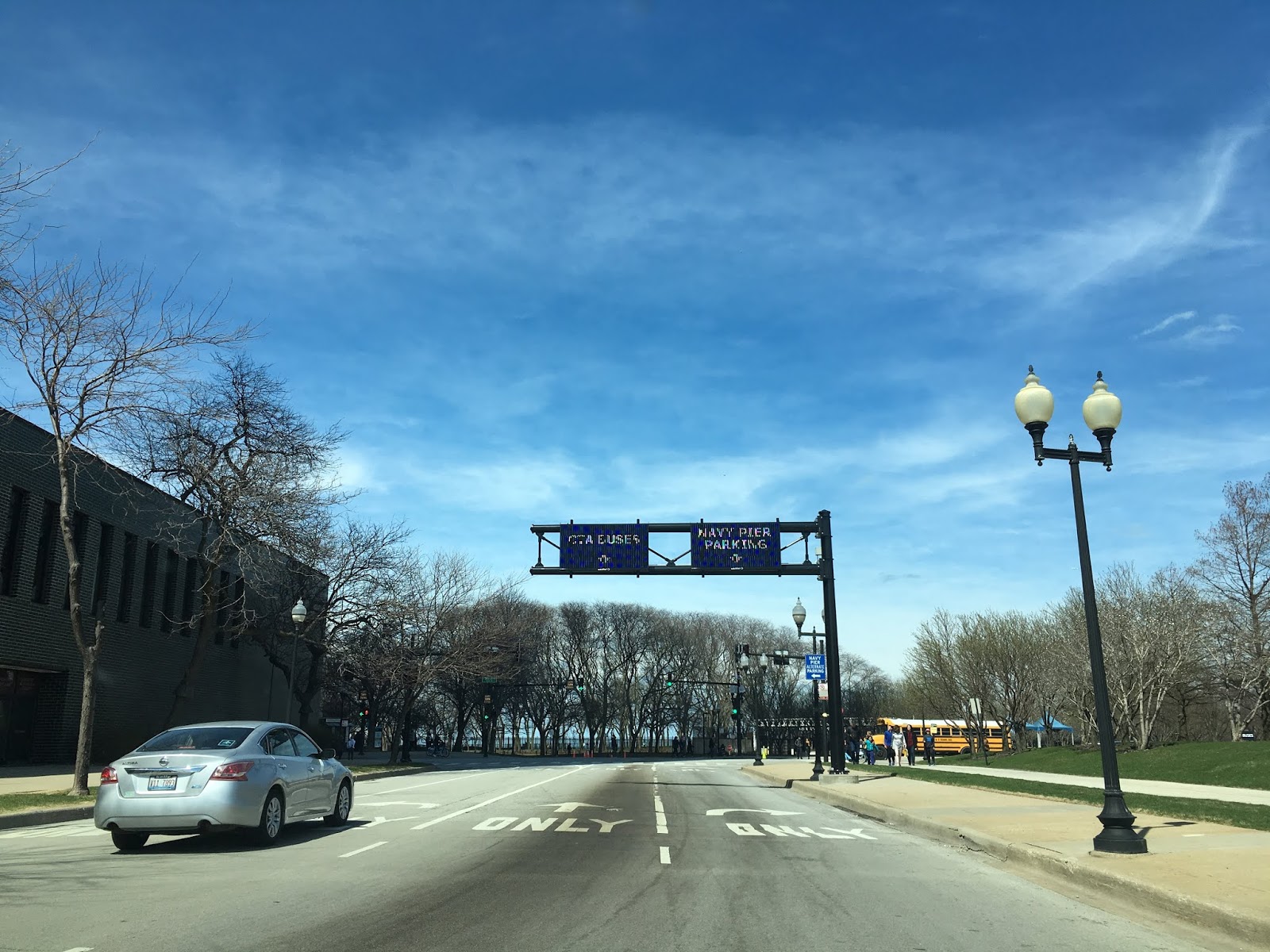 US Route 41 on Lake Shore Drive (Interstate 55 north to the Link Bridge)