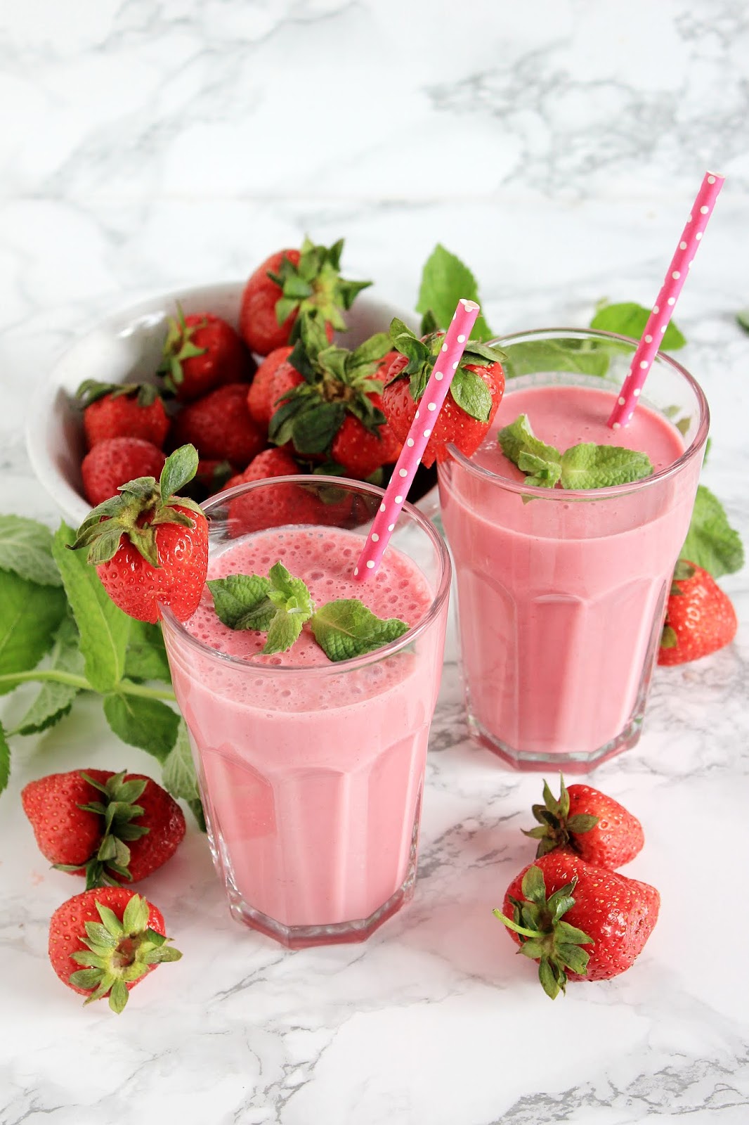 Koktajl jogurtowo - truskawkowy | Tysia Gotuje blog kulinarny