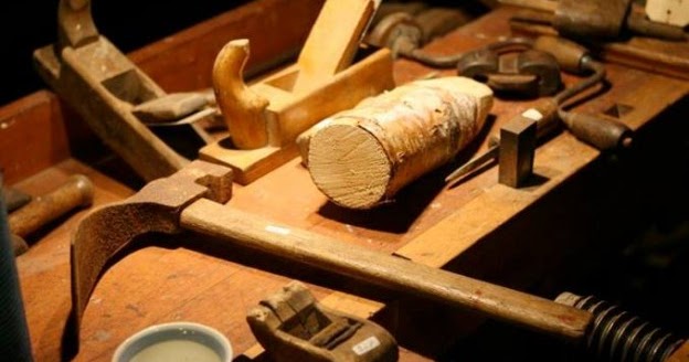 MOMENTOS PARA LA LUCIDEZ: LA CARPINTERIA