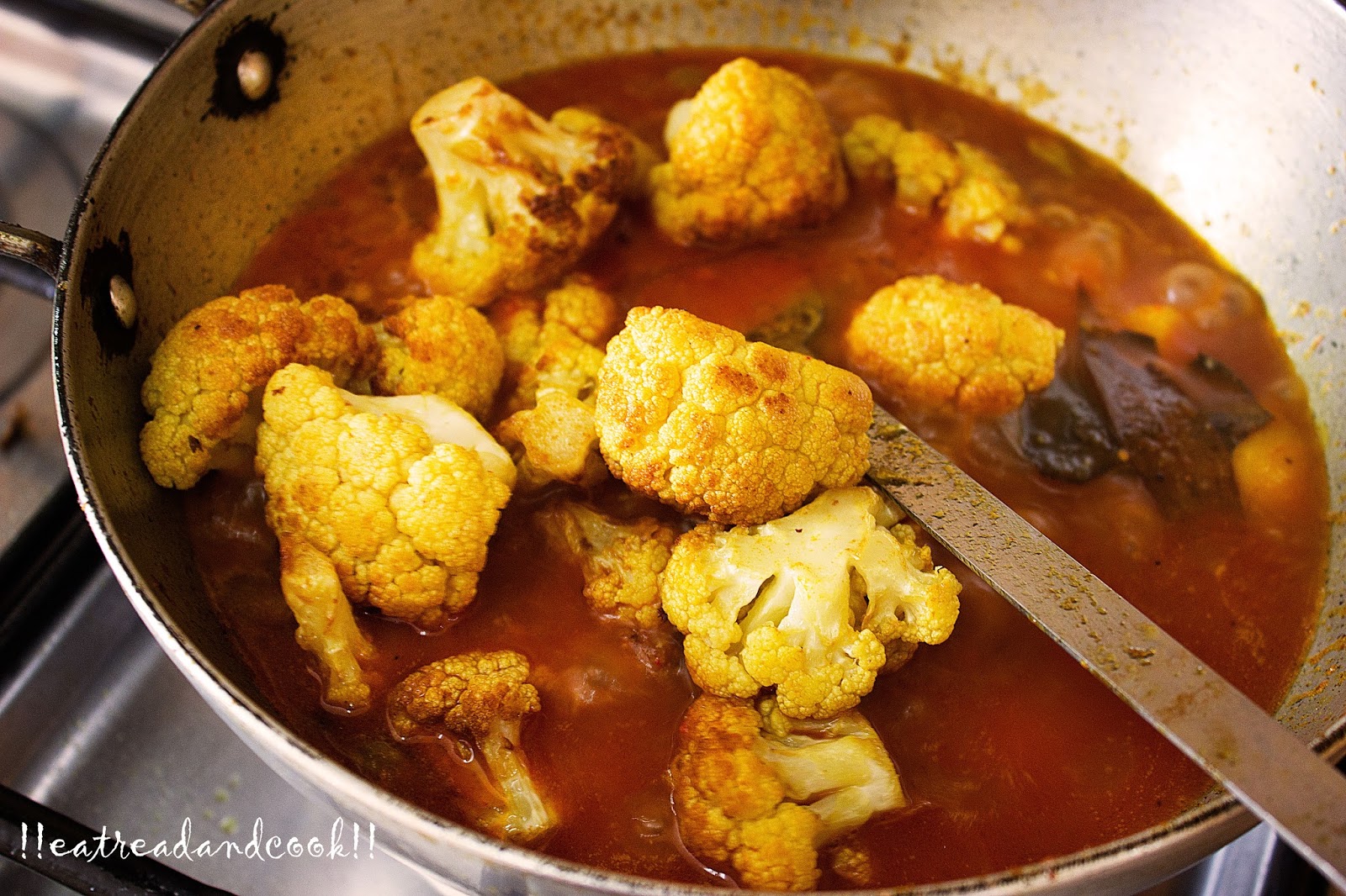 Paneer Fulkopir Torkari / Bengali Cauliflower and Cottage Cheese Curry