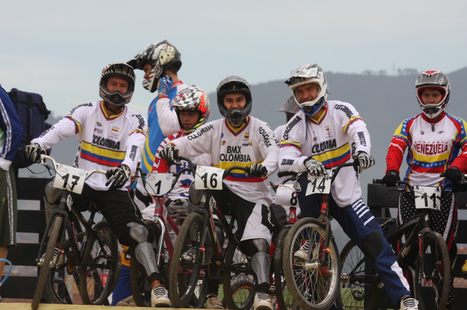EL BICICROSS UN DEPORTE QUE ES PASION: COLOMBIA UN PAIS DE ...