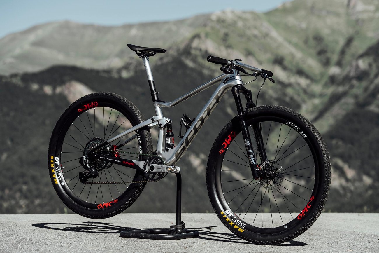 Pulskurvan - Träning och tävling på MTB: Custom XCO Scott Spark
