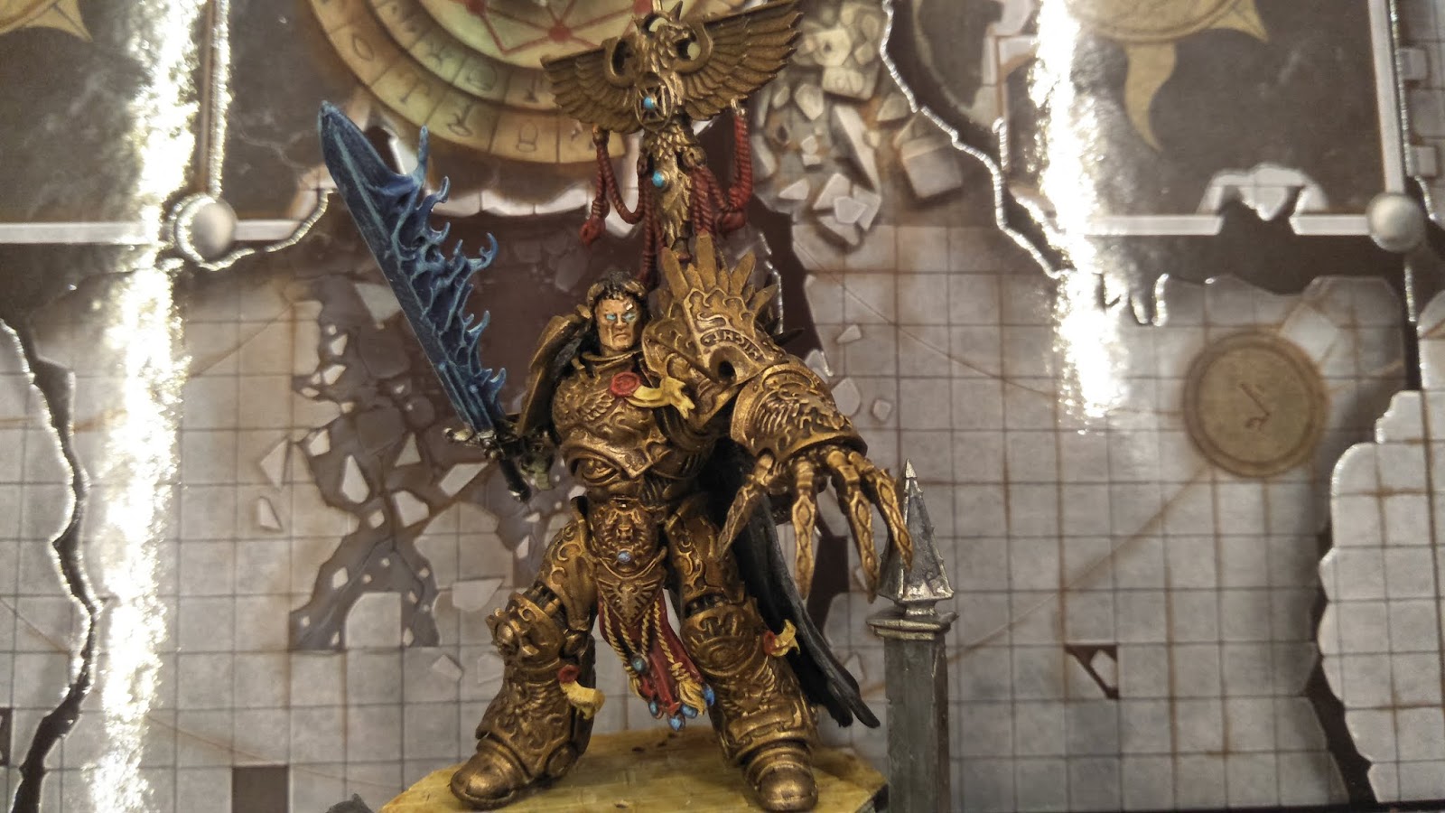 What's On Your Table: Custodes + Emperor Conversion - Faeit 212