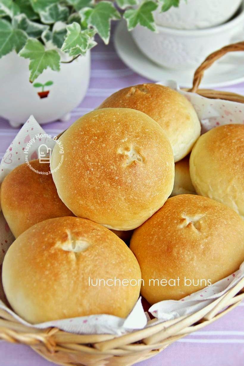 Happy Home Baking: luncheon meat buns