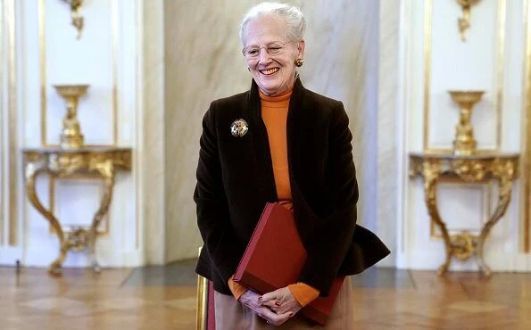 Queen Margrethe was presented with the National Museum's yearbook