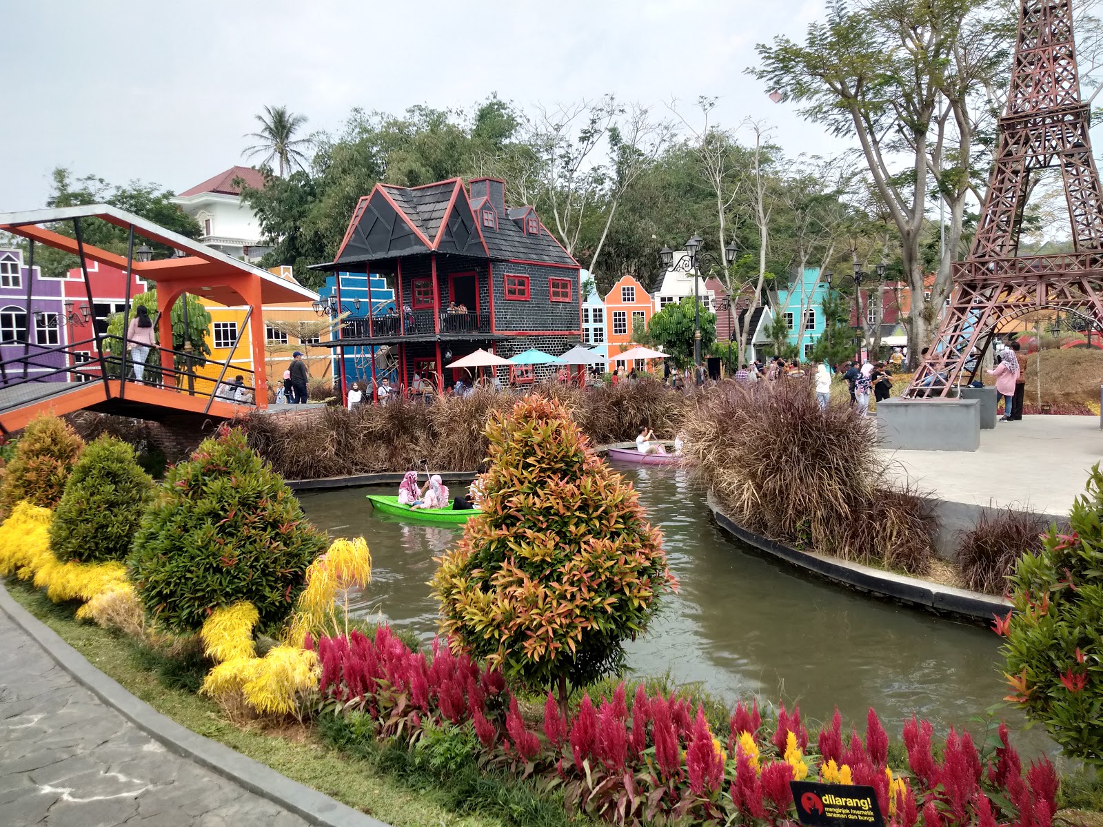 Jalan-Jalan ke Devoyage Bogor - Reana