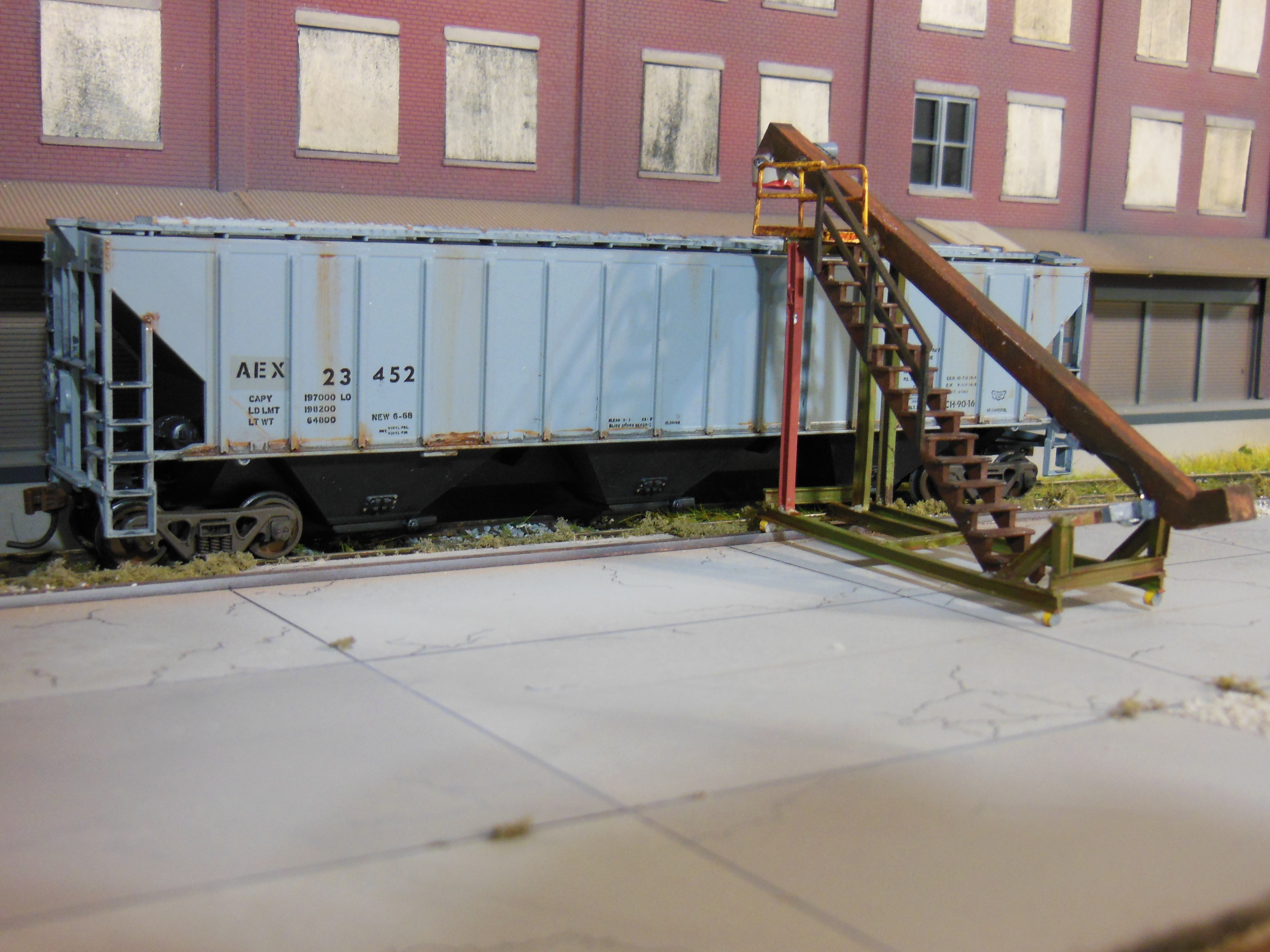 JSSX Railway: LLSR Boxcar, Plus Loading Conveyor Part 3