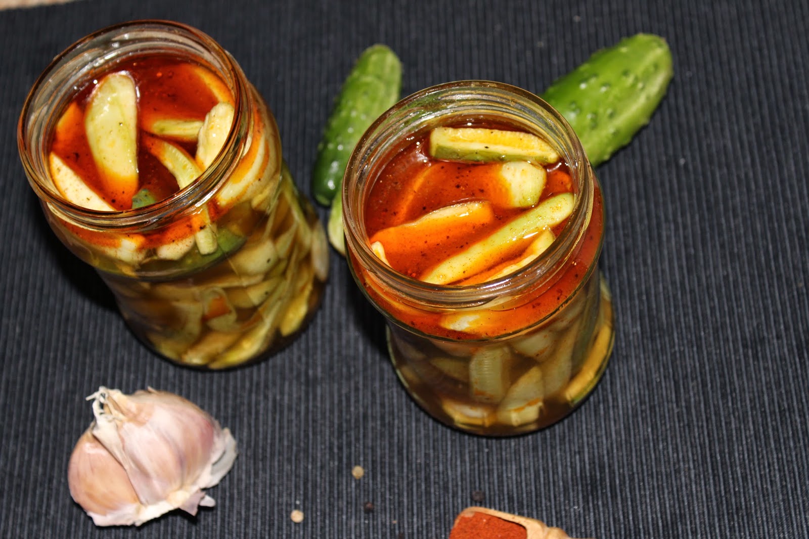 Bon appetit!: Ogórki krokodylki