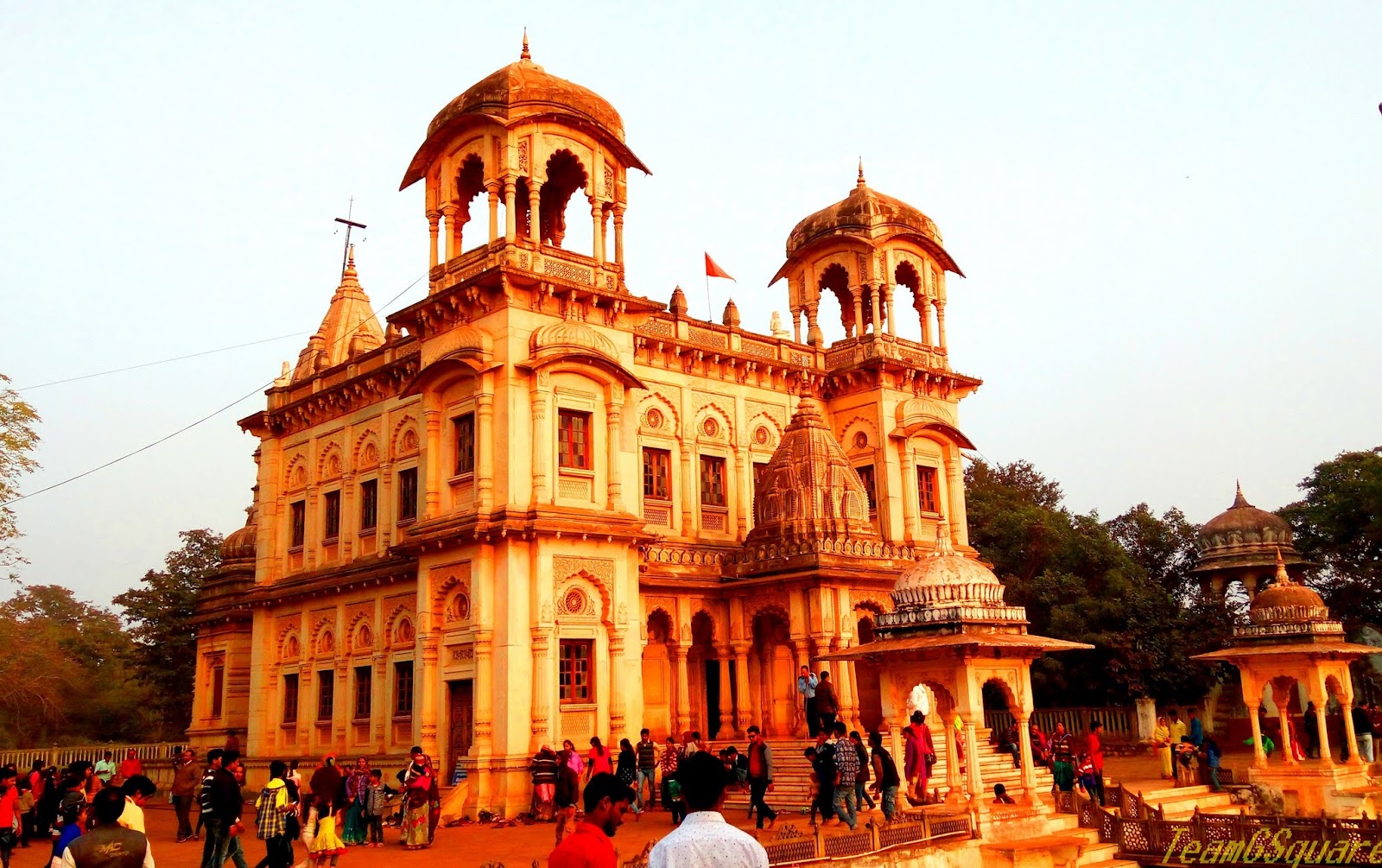 Team G Square: MP DIaries: Chhatris of Shivpuri, A 20th century Wonder