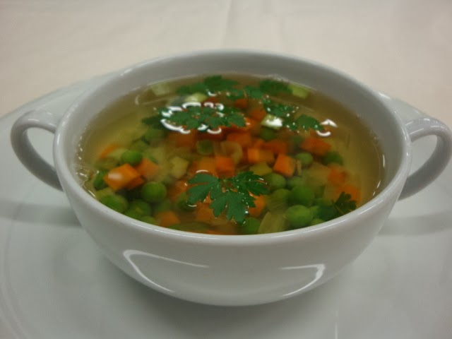 GASTRONOMIA: CONSOMMÉ BRUNOISE