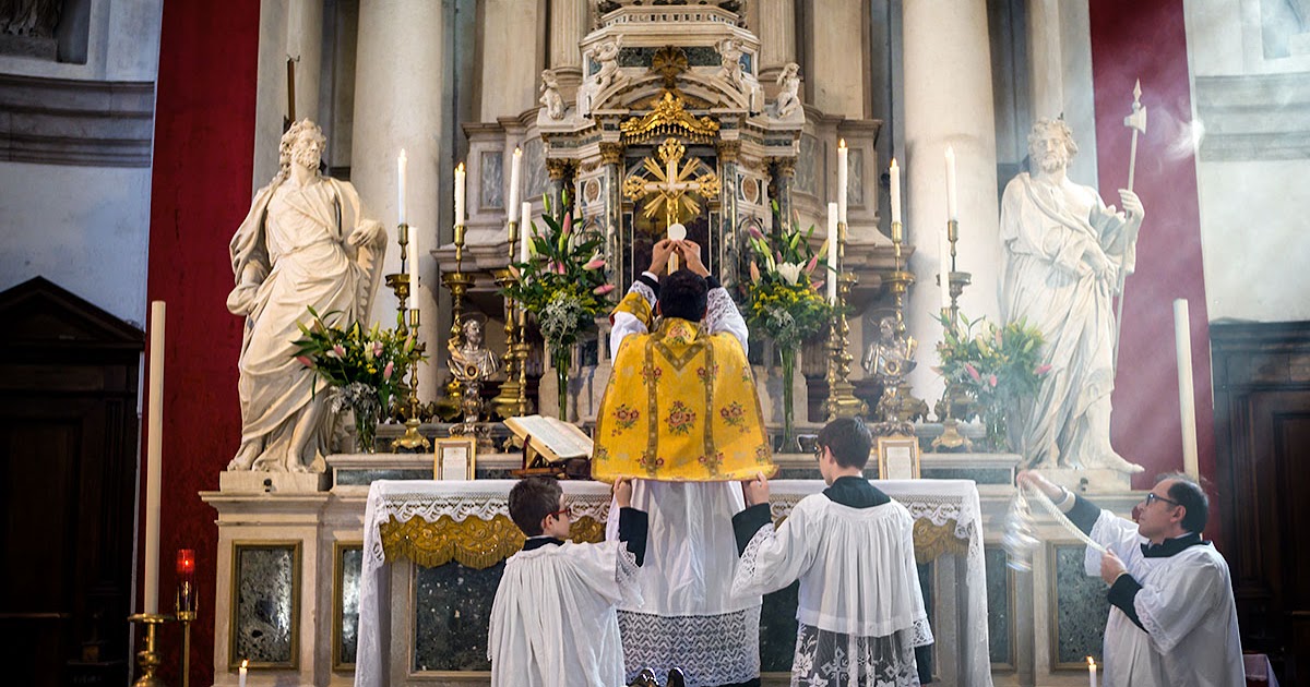 Fortes in bello: SUSCIPIAT! Teologia dell'Offertorio e della Consacrazione
