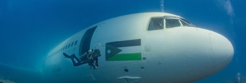 TriStar500.net: More underwater photos of Lockheed L-1011 CS-TMP