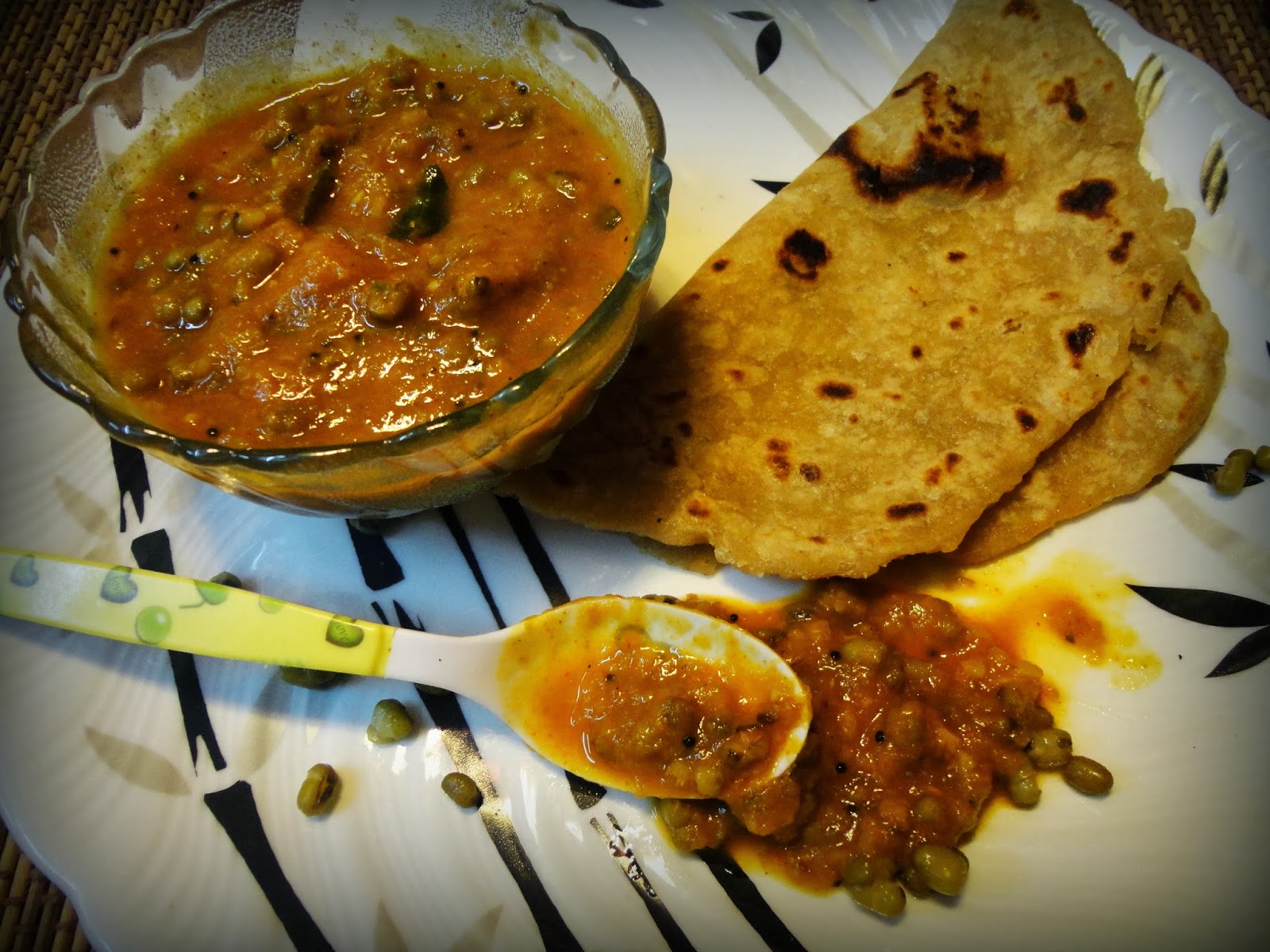 பச்சை பயிறு தொக்கு / Pachai payaru curry (Green gram)