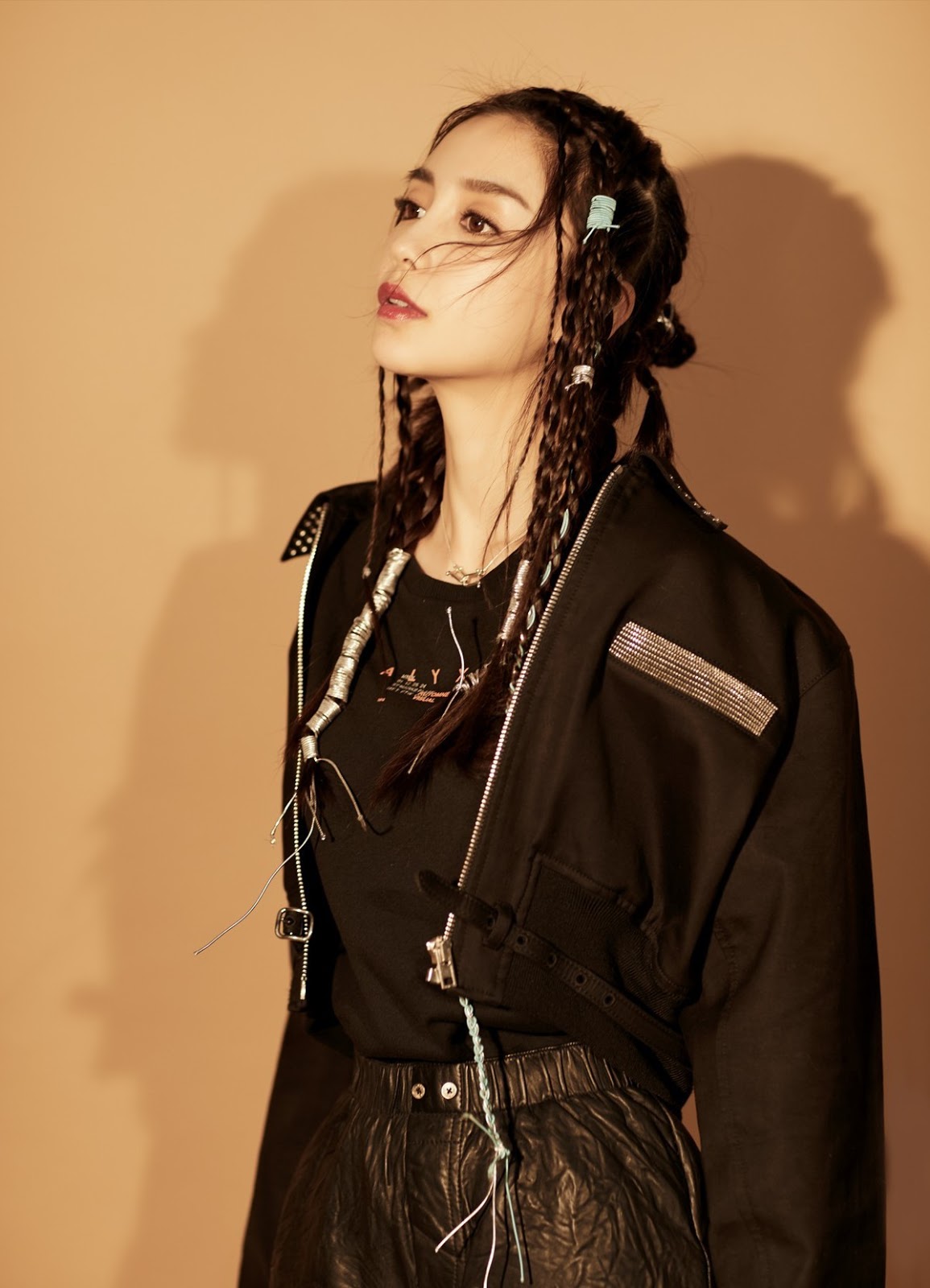 China Entertainment News: Angelababy releases new photos