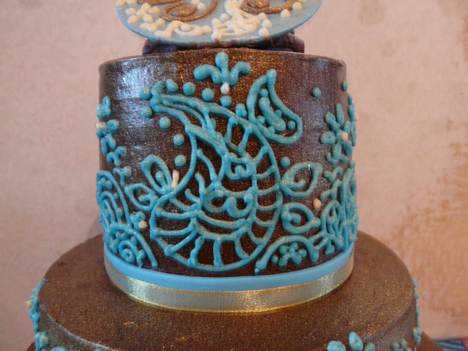 sug·ar from the heart bakeshop: Henna Cake Design