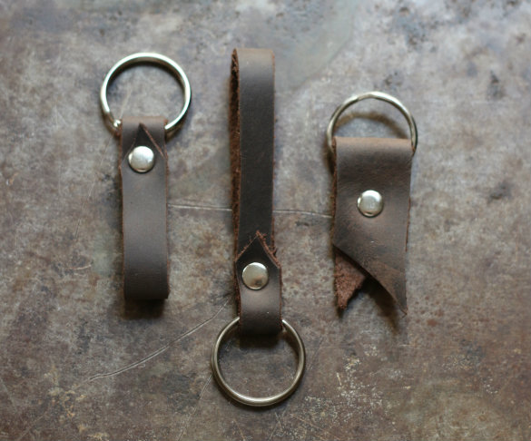 How To: Make These DIY Leather Keychain Fobs | 17 Apart
