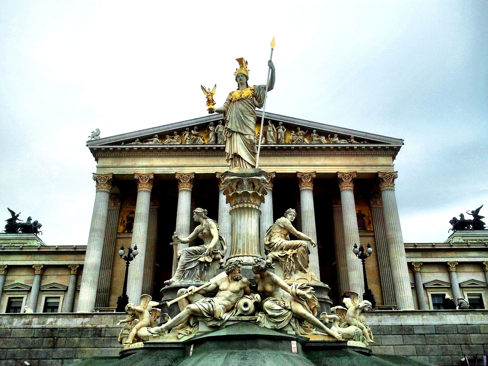 Edificio del Parlamento de Austria - Foto del día ~ Adictos a los ...