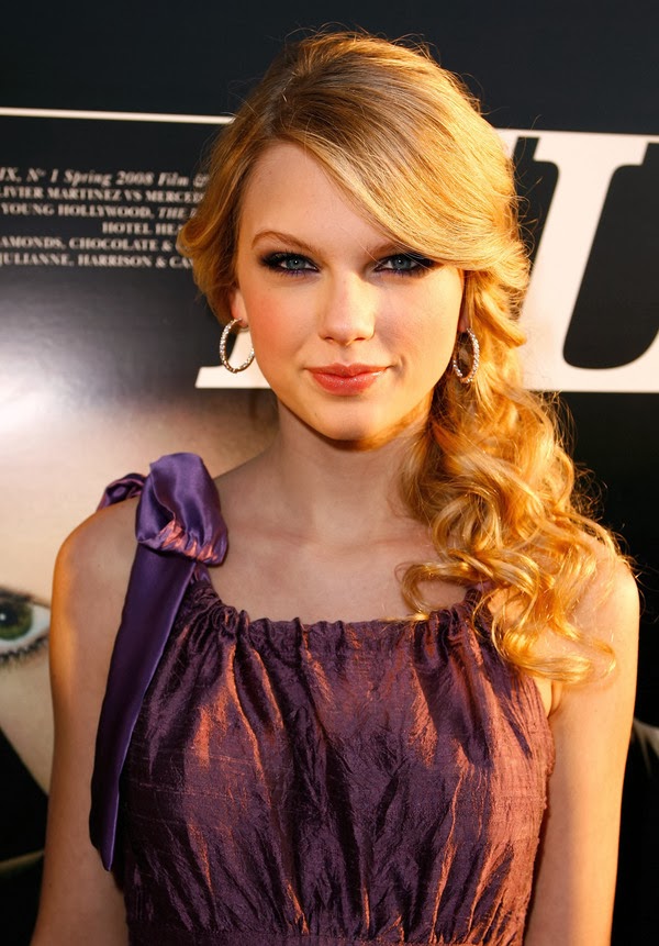 Female Singers: Taylor Swift pictures gallery (17)