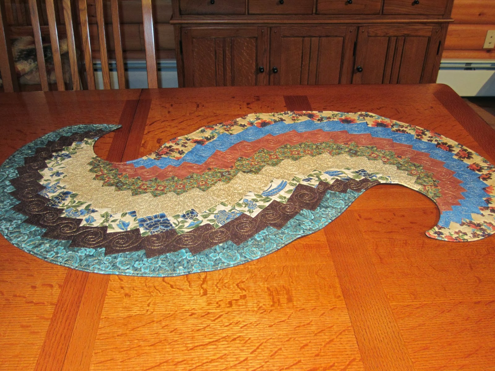 THE FOOD OF LOVE: Spiral Table Runner