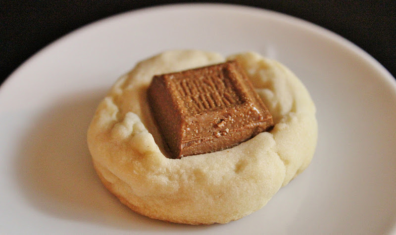 pink peppercorn: shortbread cookies.