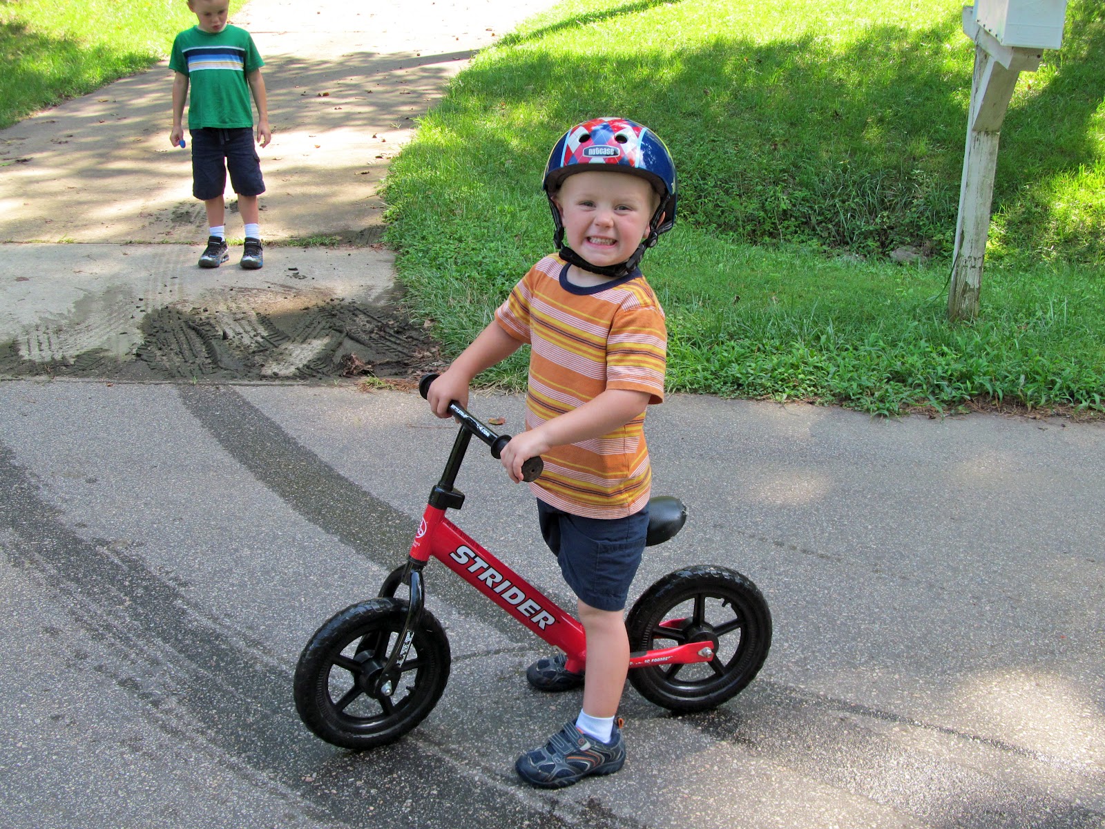 Eli & Cole - two boys, one big adventure: Boys on Bikes