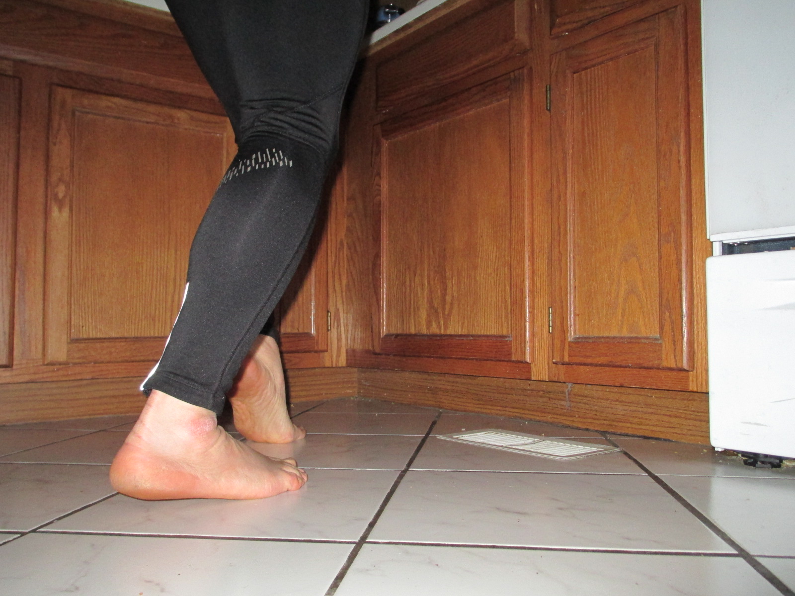 ALMOST BAREFOOT: Barefoot running basics-every day life
