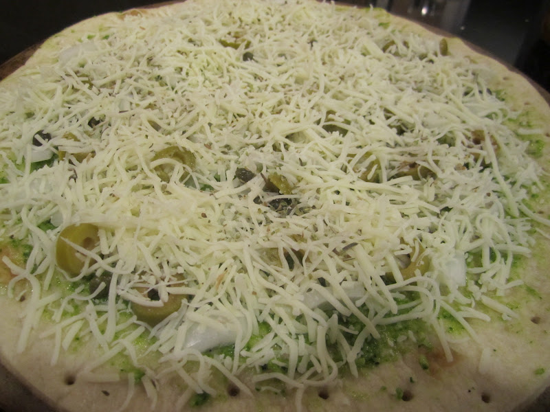 SMIDGE OF THIS: A. Liz Adventures Recipe: Green Pizza