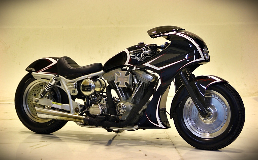STUDIO MOTOR CUSTOM BIKE: OUT OF THE BOX - HARLEY DAVIDSON DYNA FXR '99