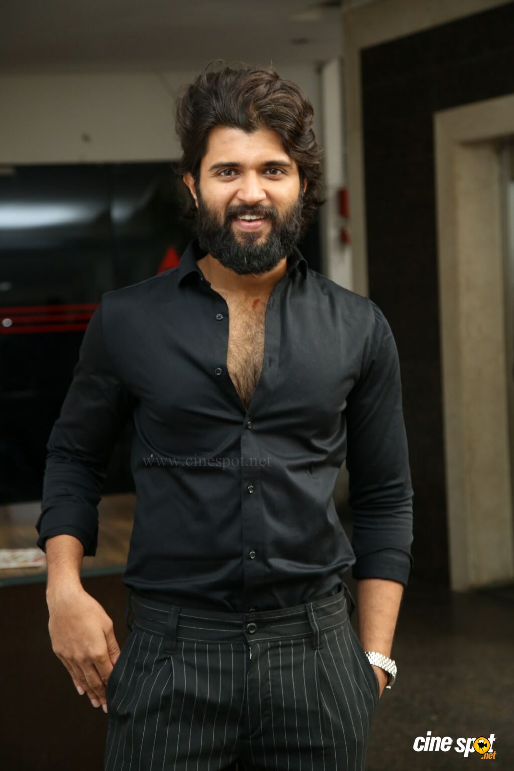 100+ Vijay Devarakonda Latest HD Images from Photoshoots 2020 ...