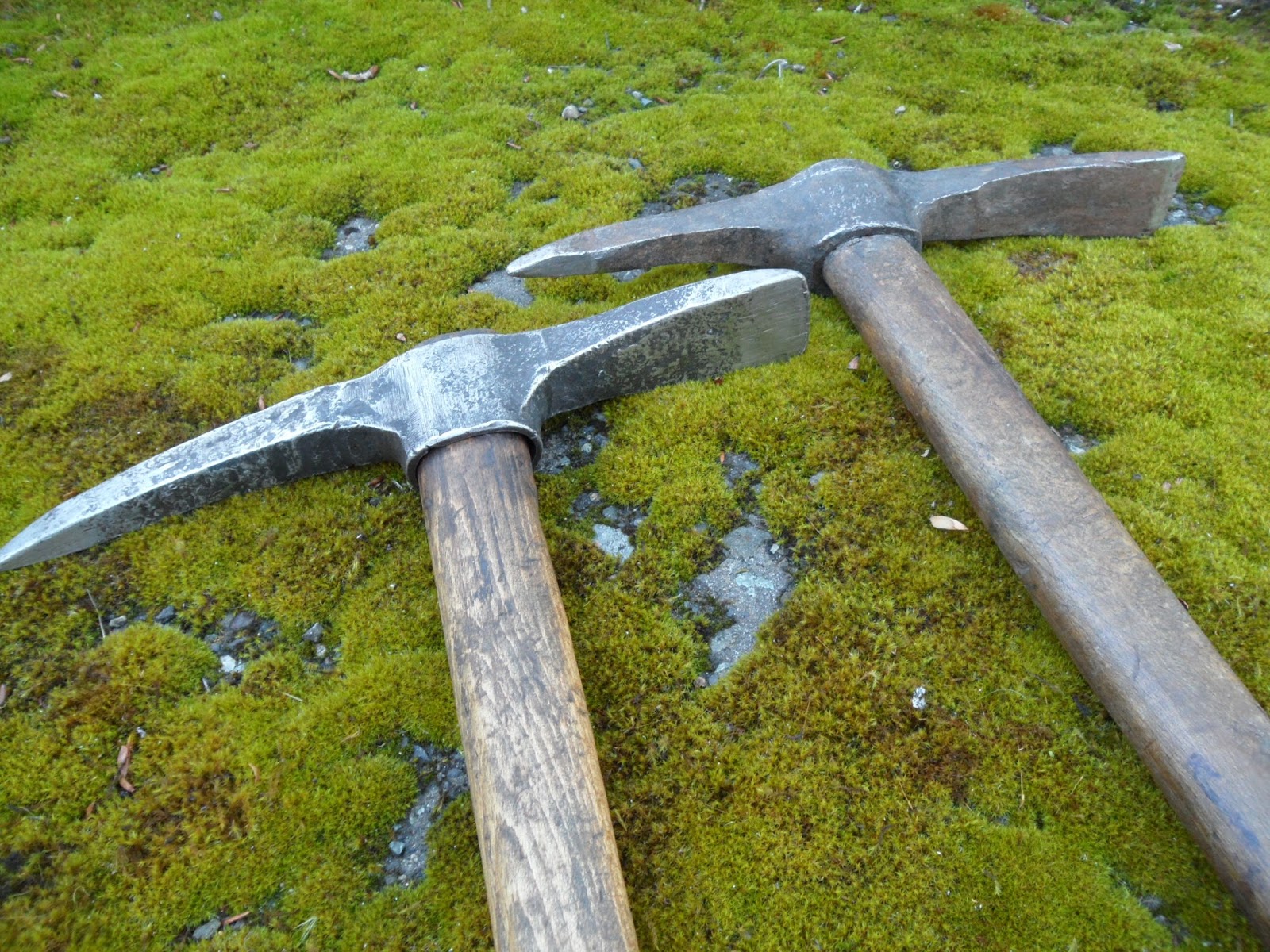 Four Bees: Bulgarian Military Pick-Axe #2, Pick-Mattock, WW1, WW2, or ...