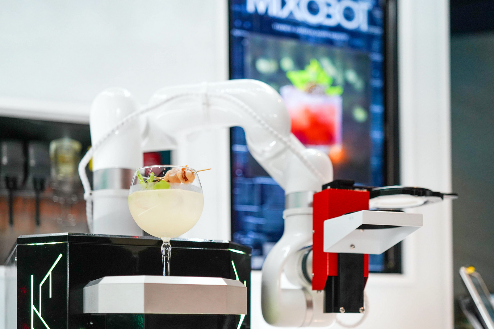 MixoBot: Malaysia's first robot mixologist shakes up a cocktail storm ...
