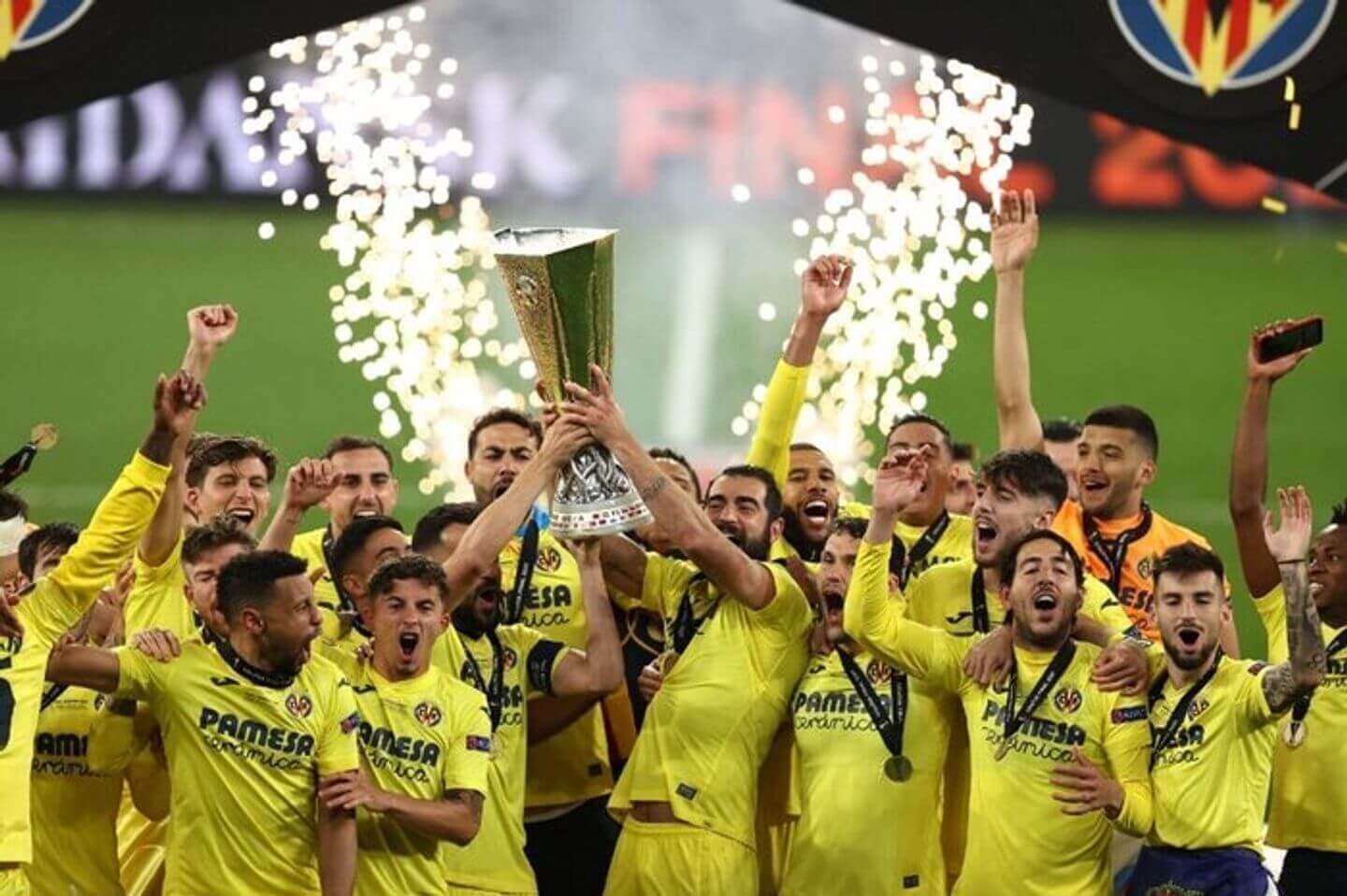 Soccer, football or whatever: Villarreal All-Time Greatest Team