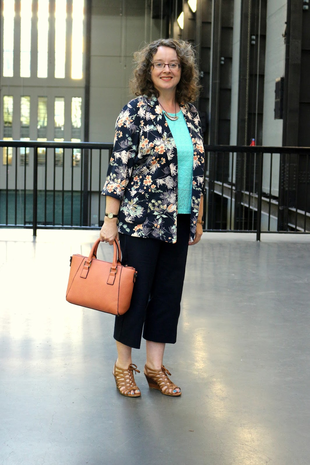 How to Style Cropped Pants for Early Autumn | Floral Blazer | Navy ...