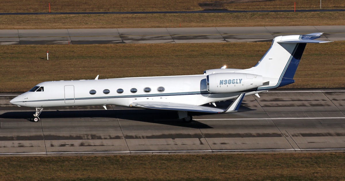 Planes and Trains - Planes 2016: N900LY / Gulfstream GV / Lyon Aviation