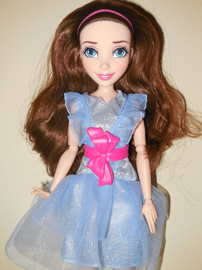 Veni Vidi Dolli: REVIEW: Descendants 2 Cotillion/Royal Yacht Ball ...