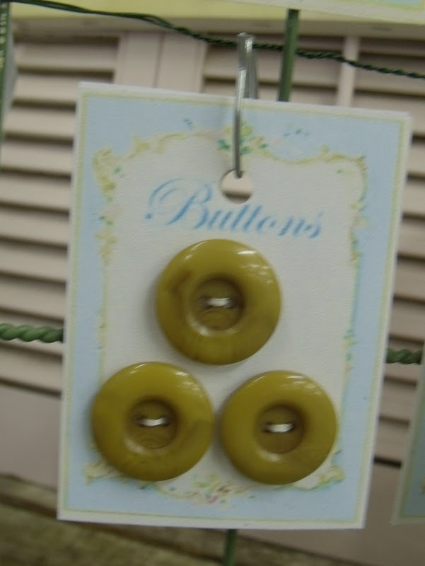 Pollyanna Reinvents: Button and Lace Cards with Vintage Style