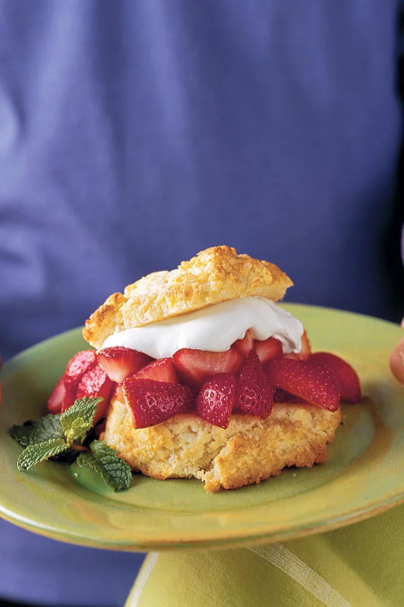 Classic Strawberry Shortcake - Kinds - Food Sorts