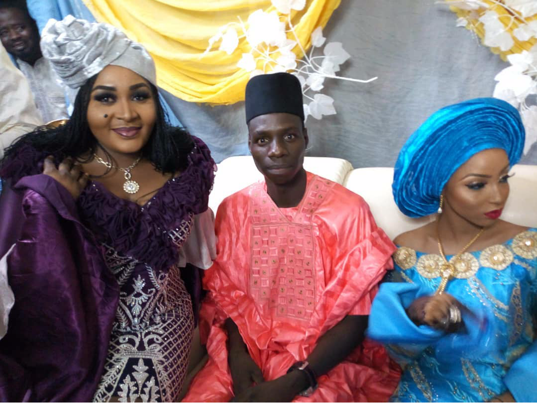 Ado Gwanja da Amaryarshi | Hutudole