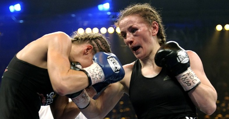 Female Boxing Now!: Female Professional Boxing - It's Time