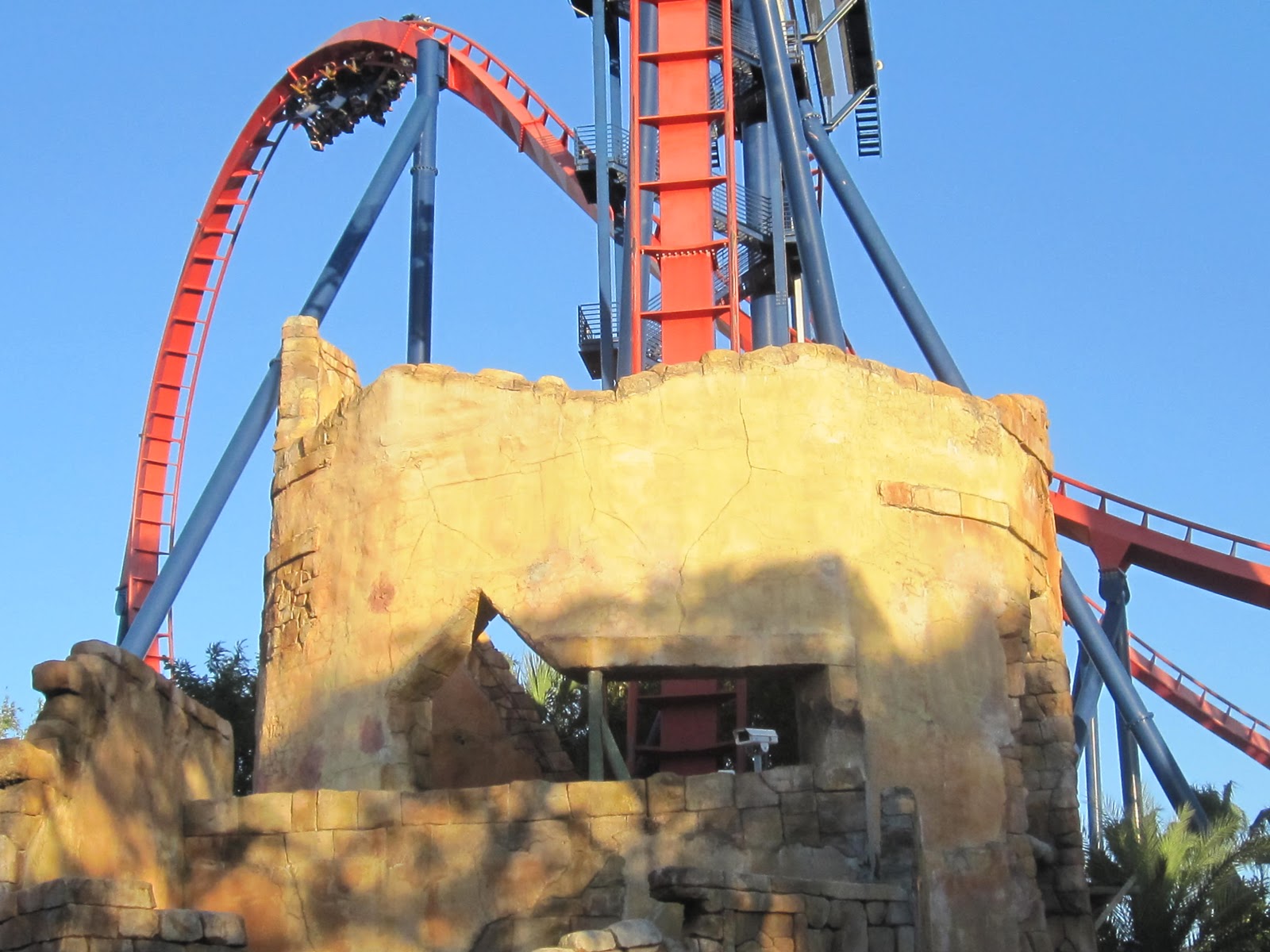 Bobbie's Roller Coaster And Theme Park Reviews: SHEIKRA