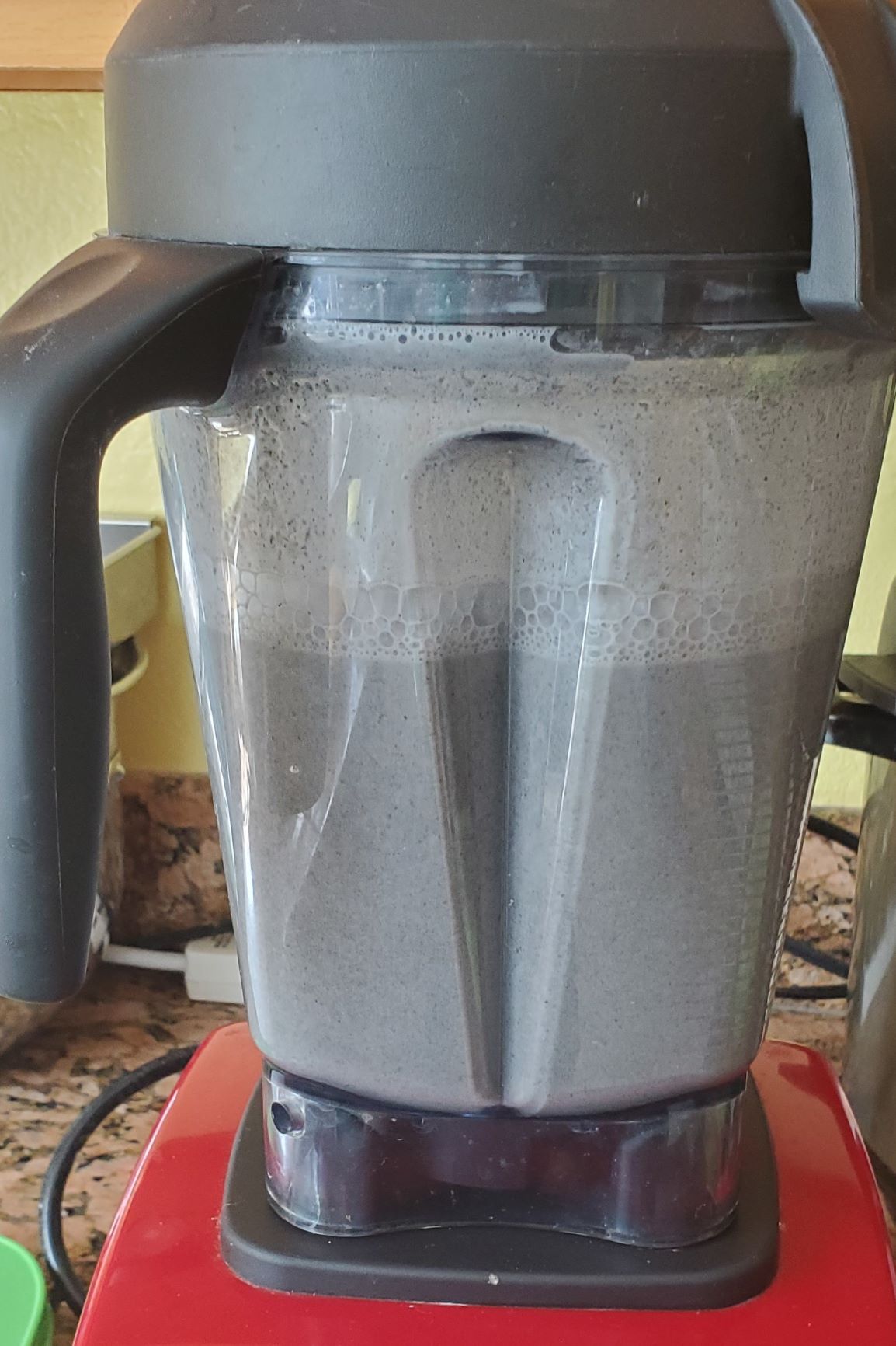 YangYang Cooking: Black Sesame Roll (黑芝麻卷)