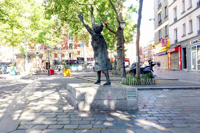 Paris : Hommage à Edith Piaf, une oeuvre de Lisbeth Deslile - XXème ...